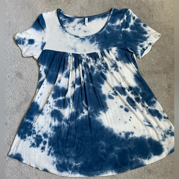 CATHY | Tops | Ladies Sz Medium Blue Tie Dye Stretchy Tunic Top | Poshmark